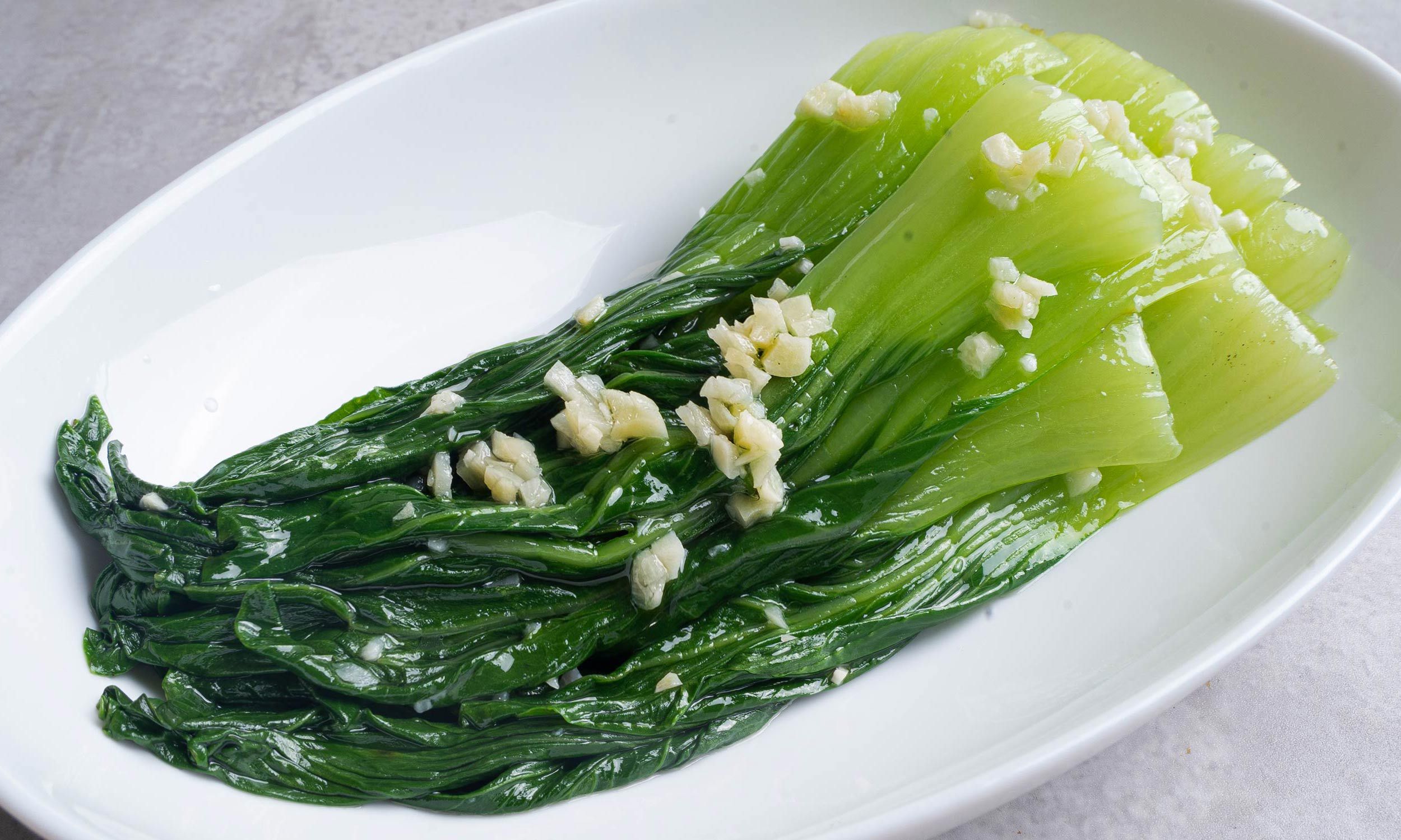 Din Tai Fung-Inspired Stir-Fried Bok Choy in Garlic Oil Recipe | Pepper.ph