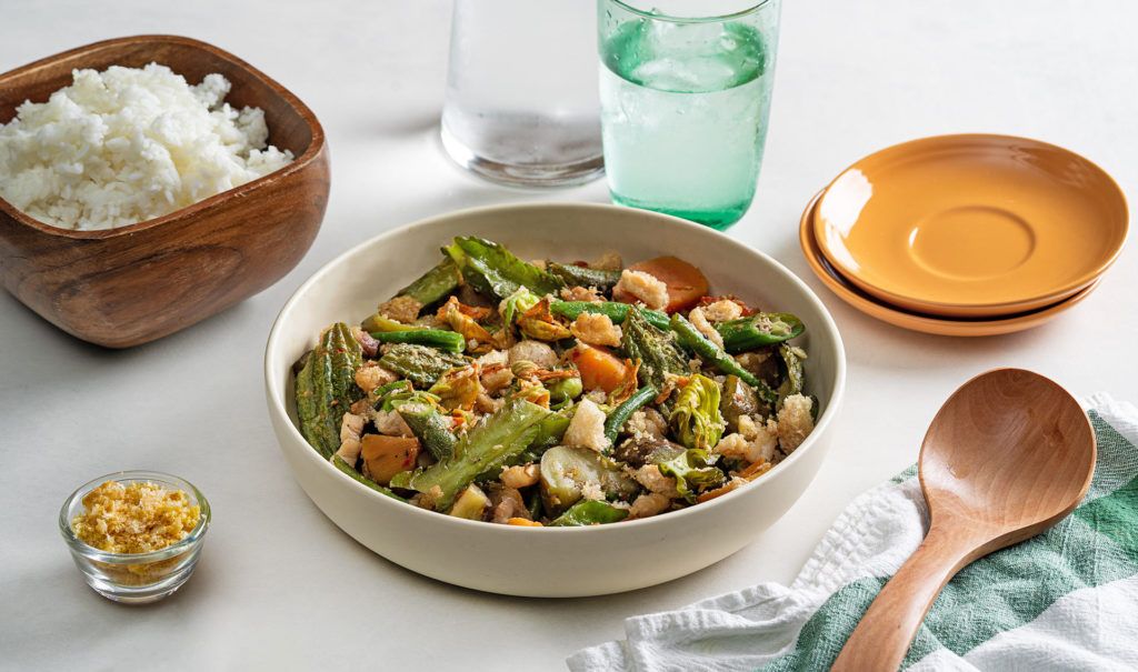 Best Pinakbet with Chicharon Recipe | Pepper.ph