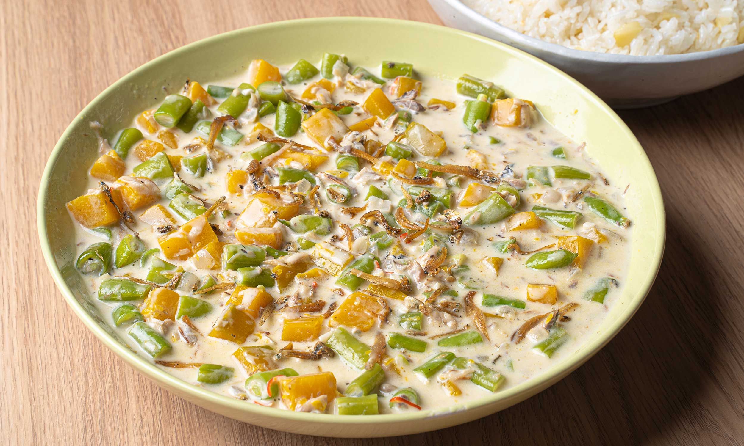 Green Bean Gising-Gising in Tinapa-Infused Coconut Milk Recipe | Pepper.ph