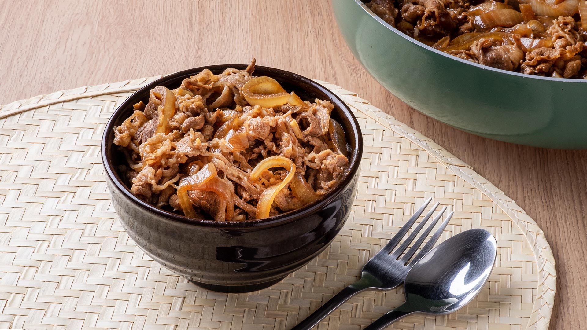 Filipino Bistek, Gyudon (Japanese Beef Bowl) Style Recipe | Pepper.ph