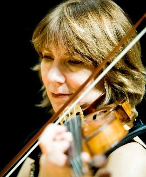 Elisabeth Perry | Violinist | Kirker Holidays