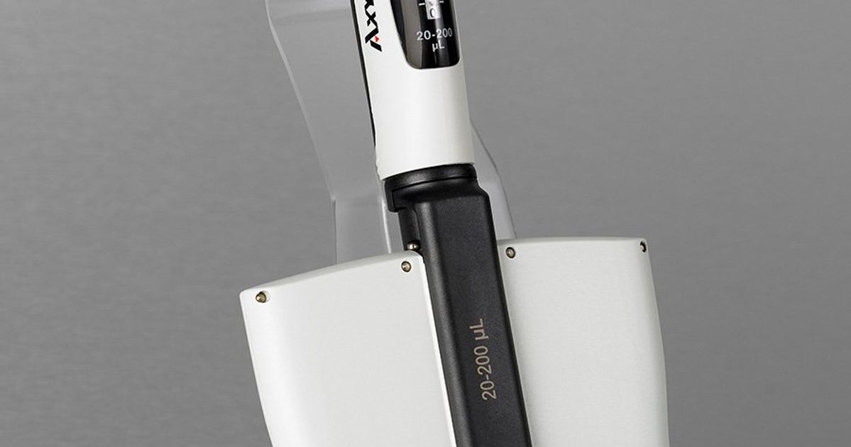 Axygen® Axypet® Pro 30-300 µL 12-Channel Pipettor, Autoclavable | SelectScience