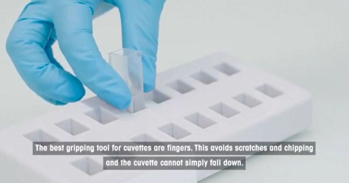 Proper handling and storage of glass cuvettes