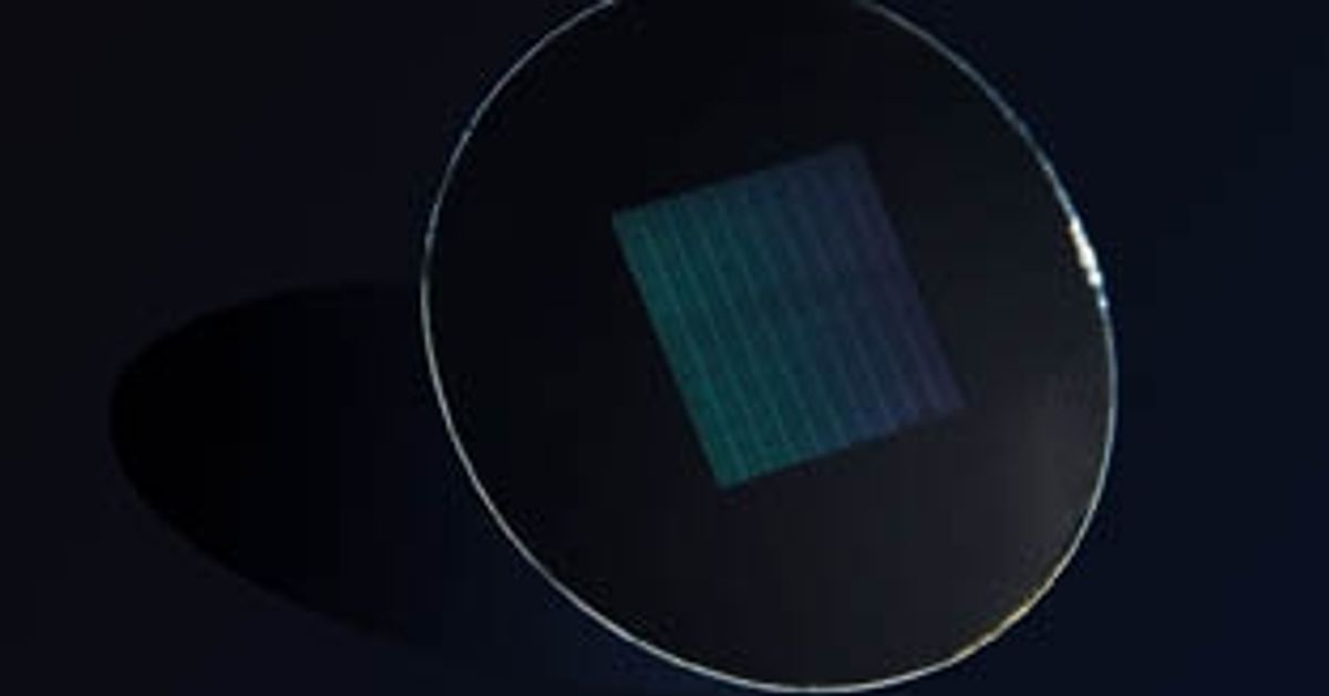 Cellattice: Micro-Ruled Coverslip