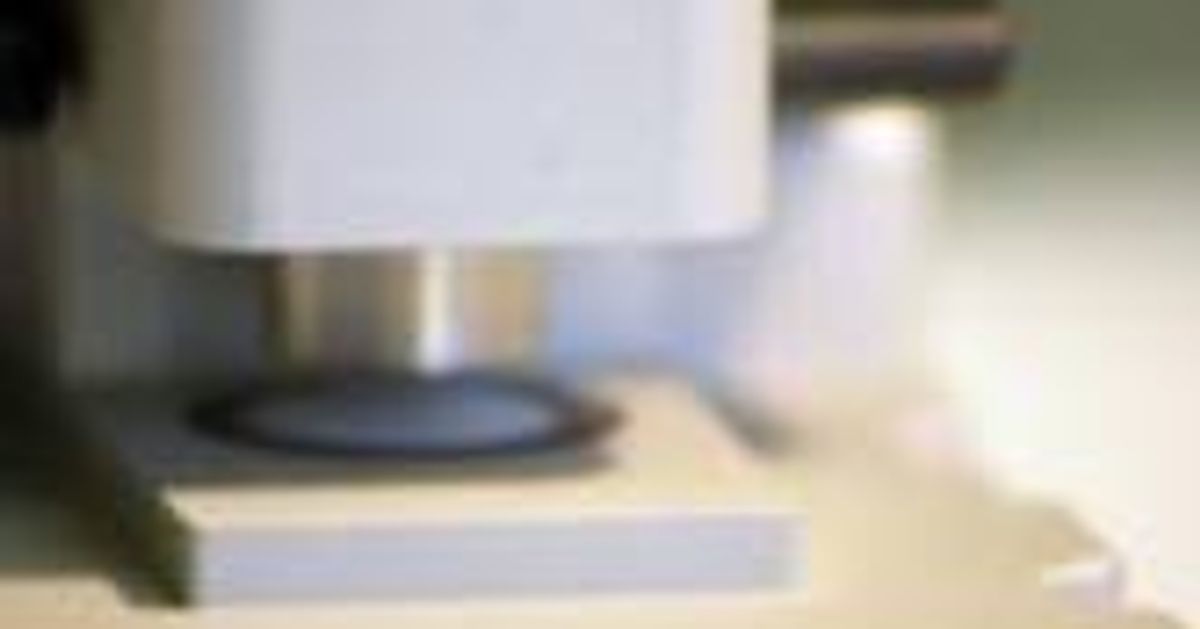 Real-time Imaging of Pharmaceutical Tablet Dissolution