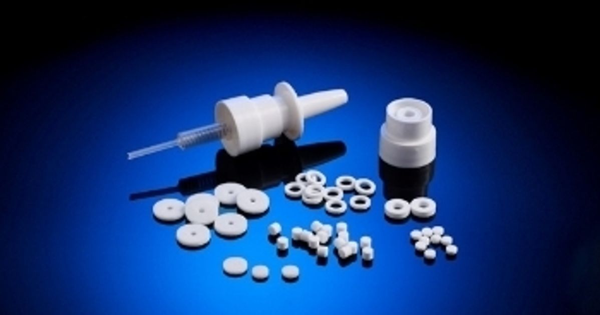 High performing hydrophilic porous plastic discs and annular absorbers