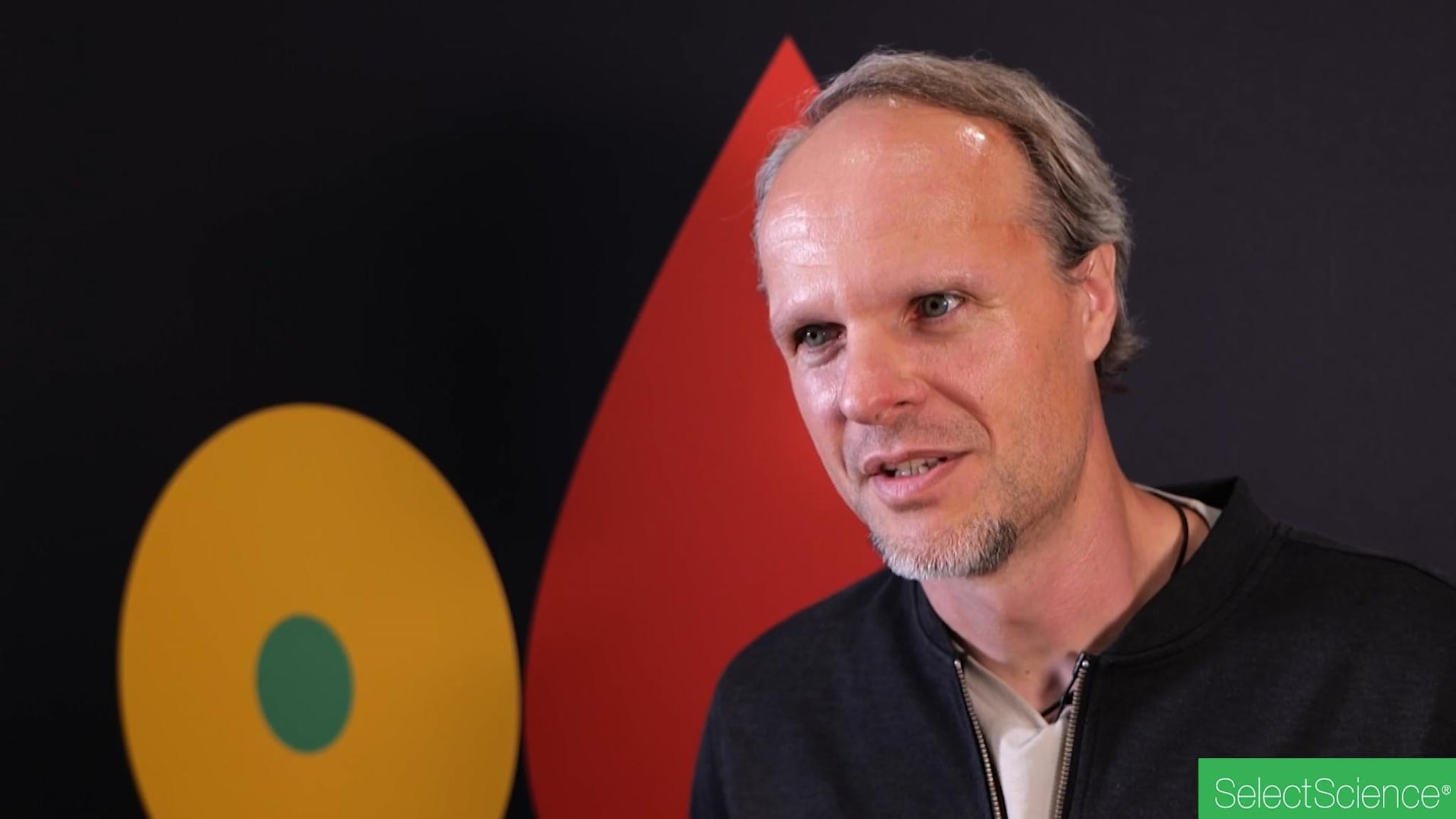 Privacy-preserving systems medicine for drug target discovery