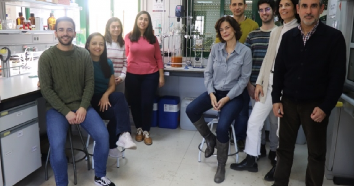 Decontaminate the air with sunlight reactive material