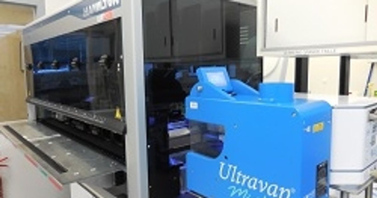 Automated microplate drying for medicinal chemistry