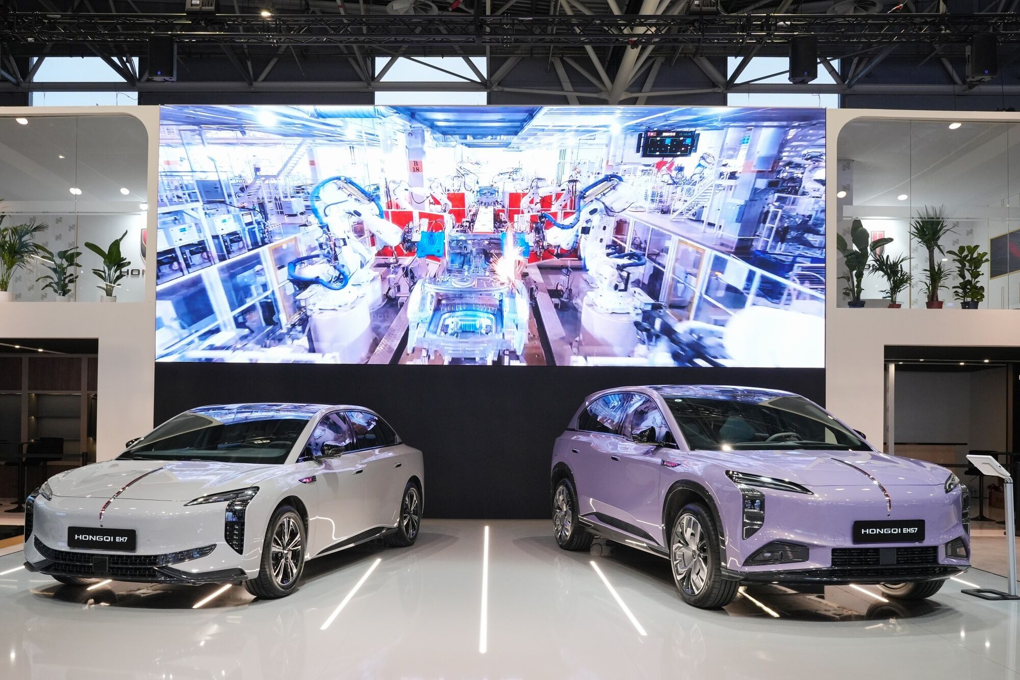 Chinese elite’s favored car brand is getting a modern makeover | Jing Daily