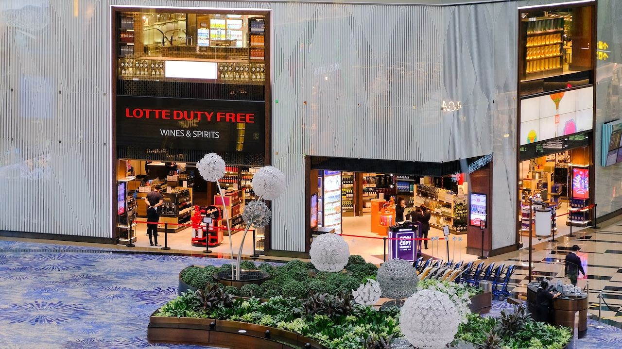 As globetrotting rebounds, how will travel retail evolve? | Jing Daily