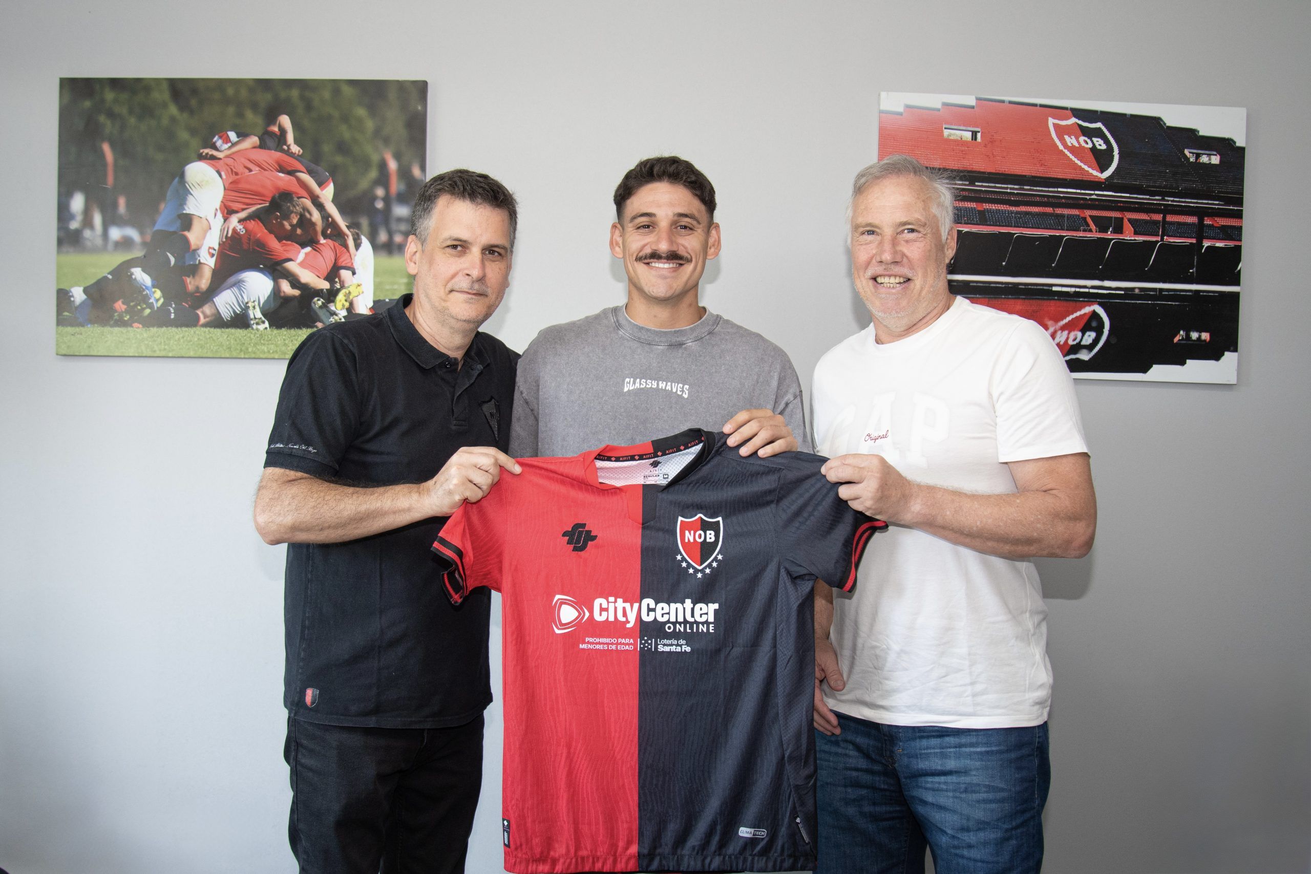 Matías Cóccaro se viste de Rojinegro - Sitio oficial Club Newells Old ...