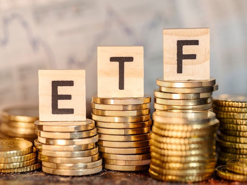 The Benefits and Risks of ETFs: A Comprehensive Guide for Investors ...