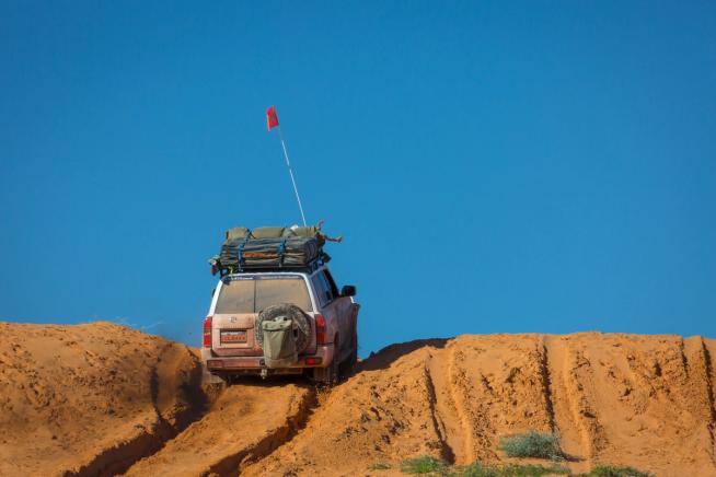 Club 4X4 Safety Series: Sand Flags | 4WD Insurance | Comprehensive 4X4 ...