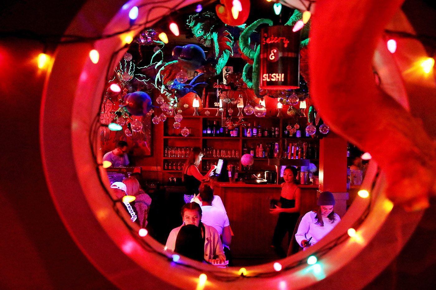 Check Out These Unique Vancouver Bars and Restaurants With a Twist ...