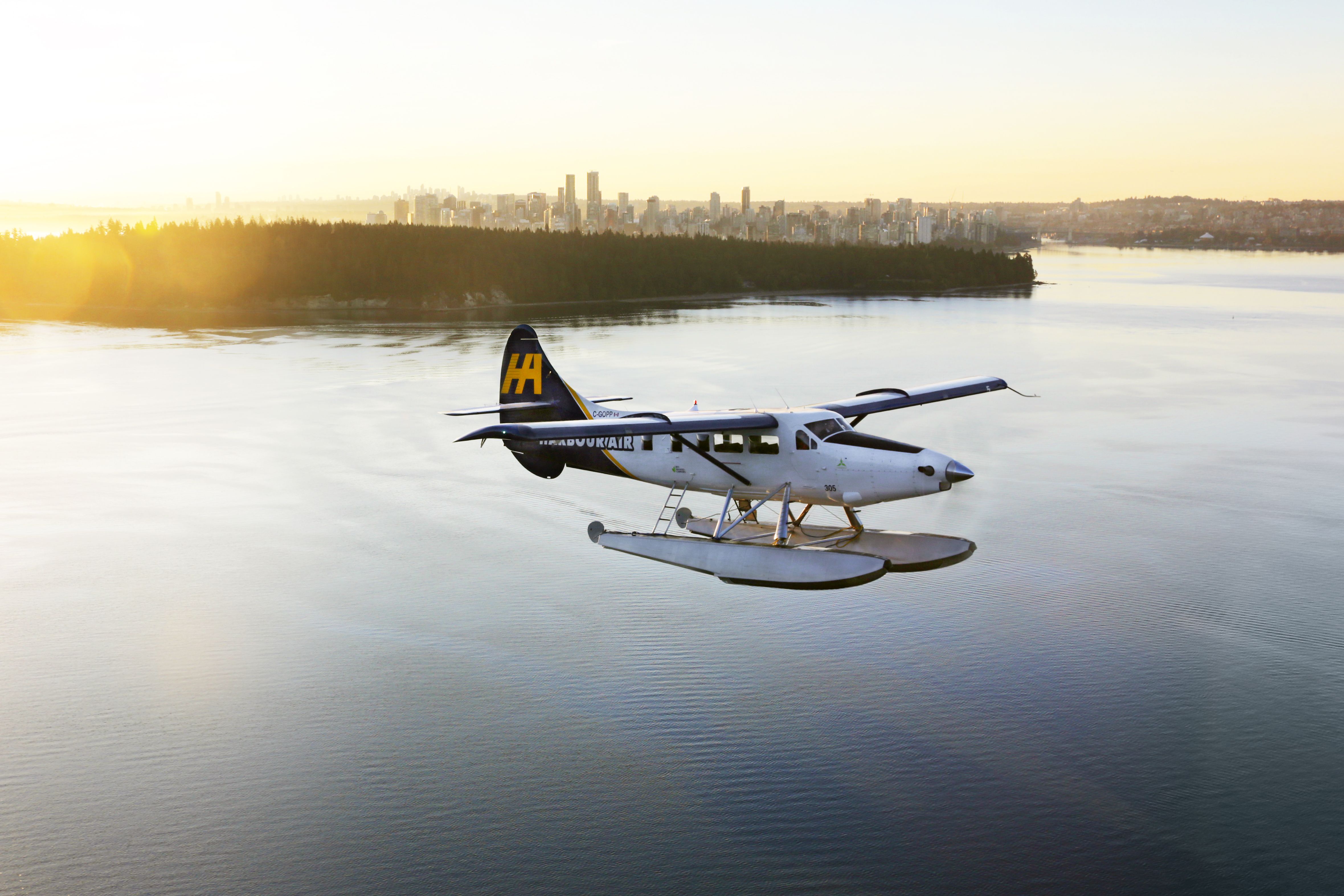 Watch Seaplanes taking off/landing | Destination Vancouver