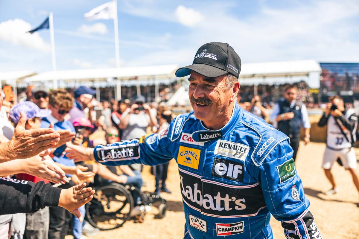 Rock the Nigel Mansell look in the Williams Racing App | Williams Racing