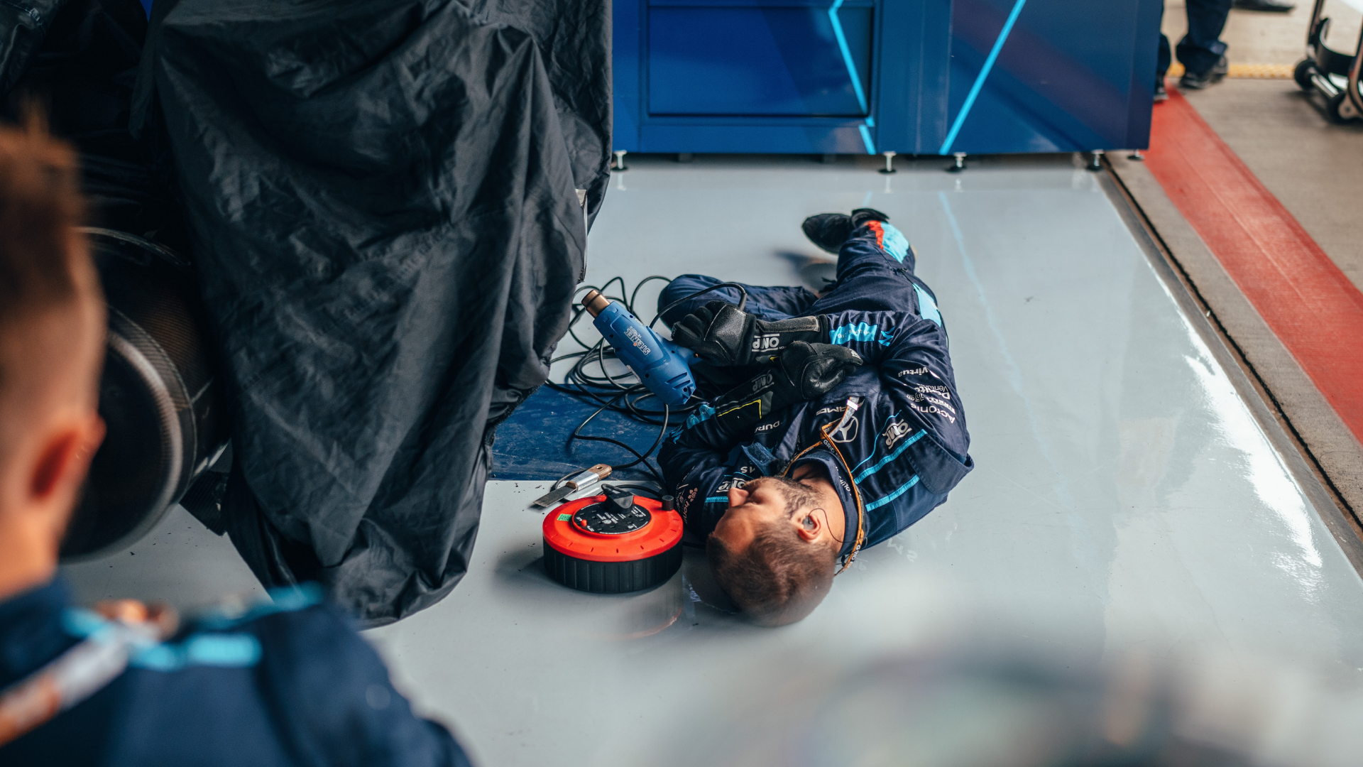 Inside the rebuild of Alex Albon's car after Silverstone crash ...