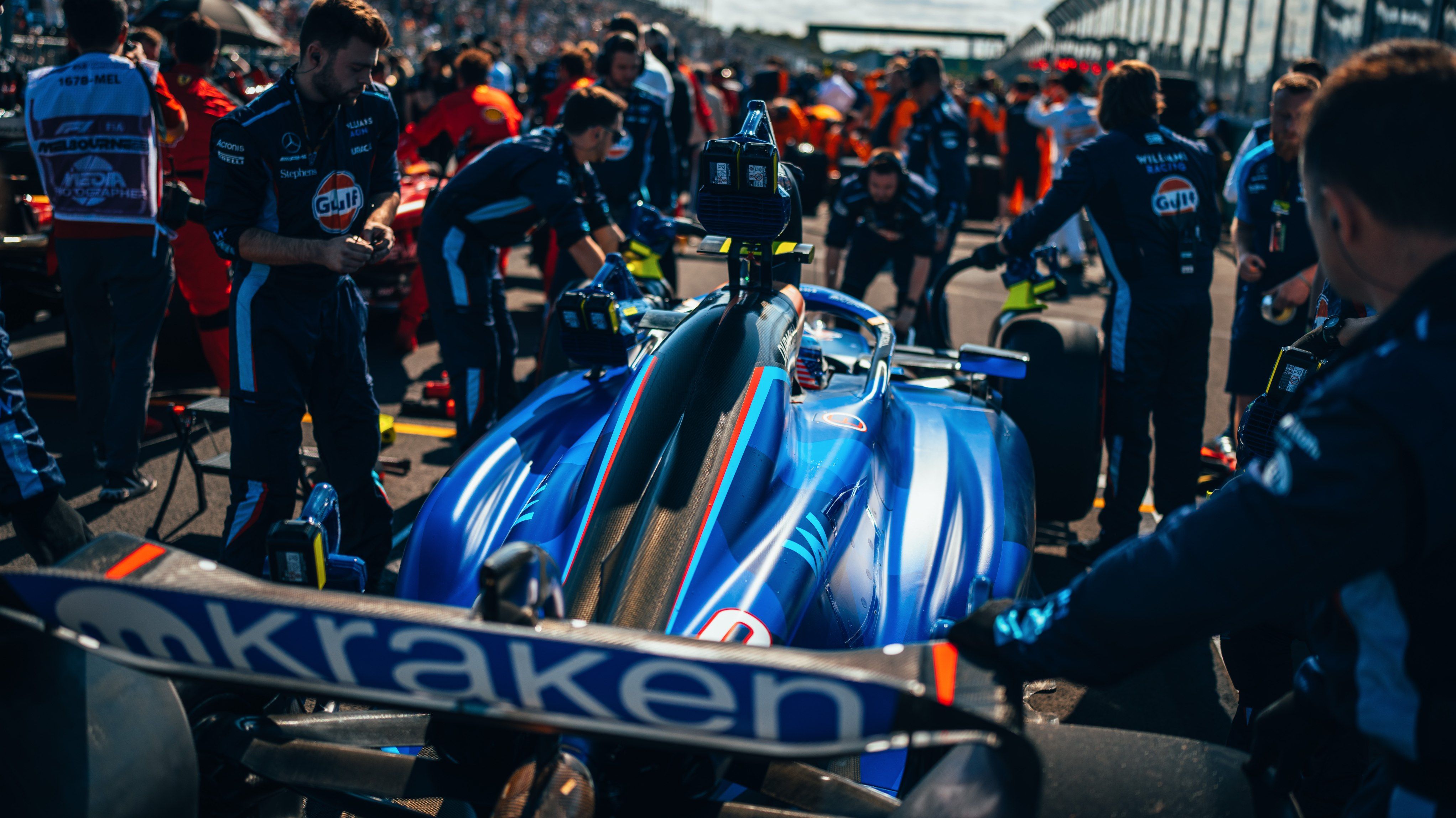 In Photos: An upside-down day Down Under | Williams Racing