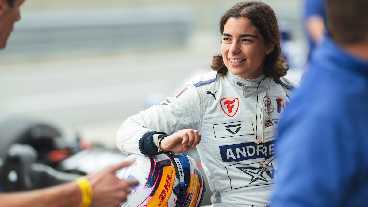 Jamie Chadwick completes first IndyCar test | Atlassian Williams F1 Team