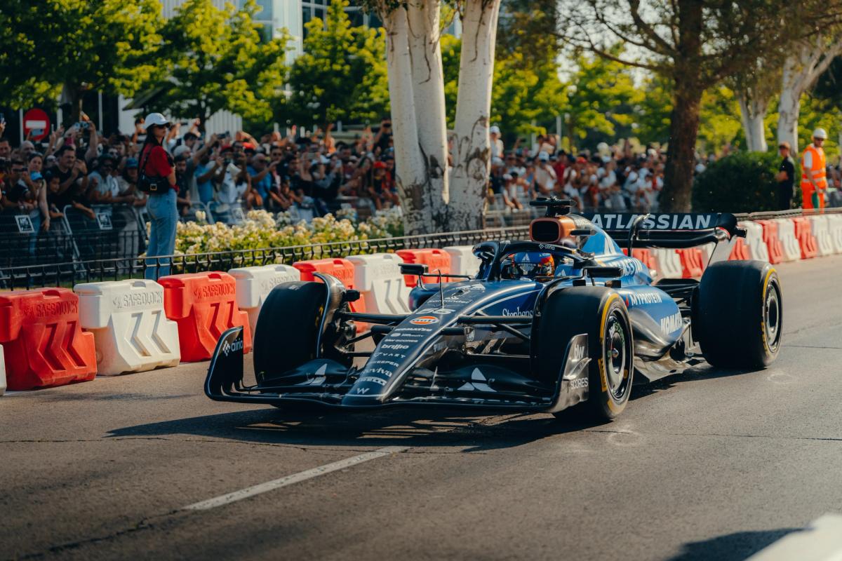 Carlos Sainz and Atlassian Williams Racing Mark First Ever F1 Outing at ...