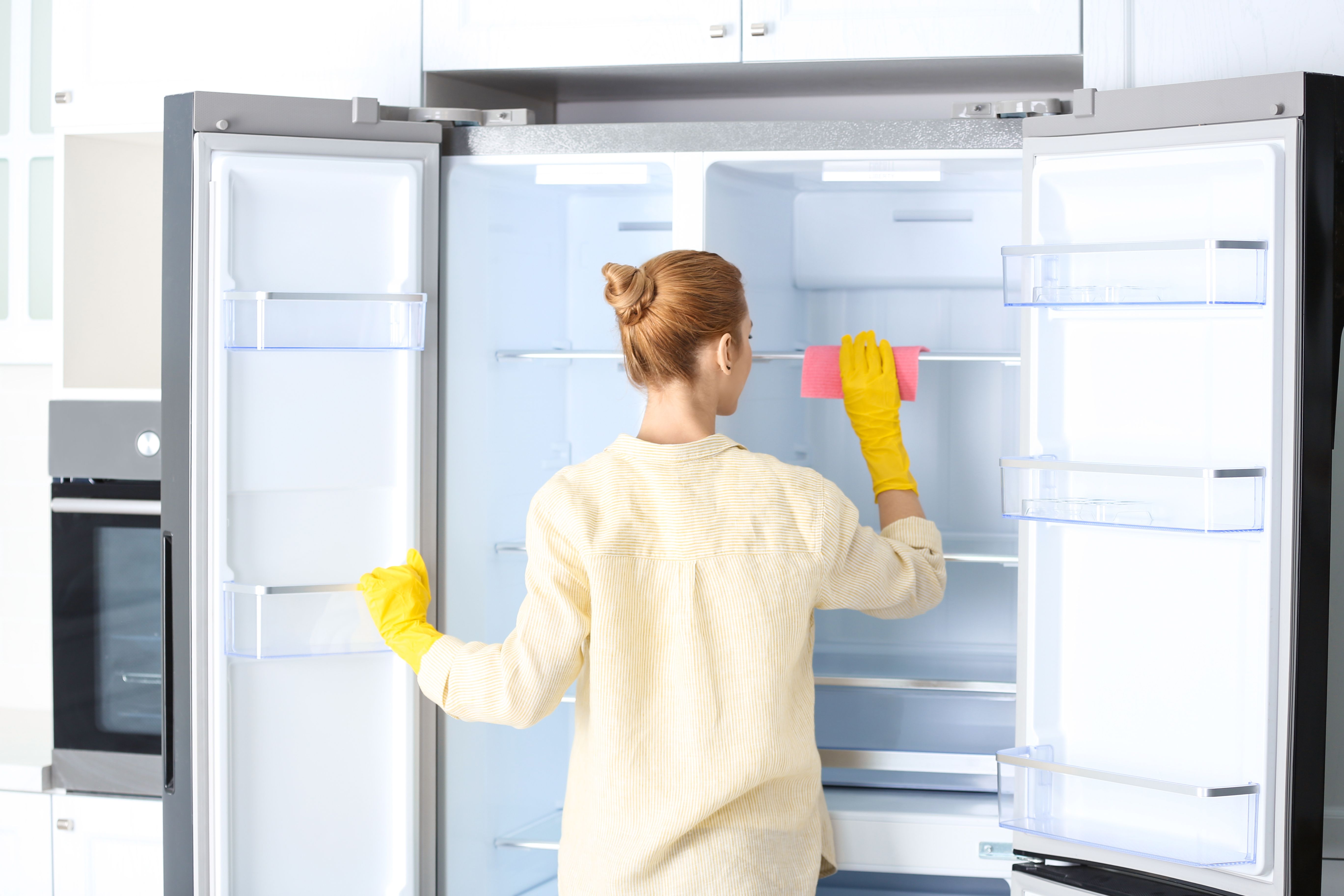 Tips For Cleaning Your Fridge Quickly - HomeAlliance