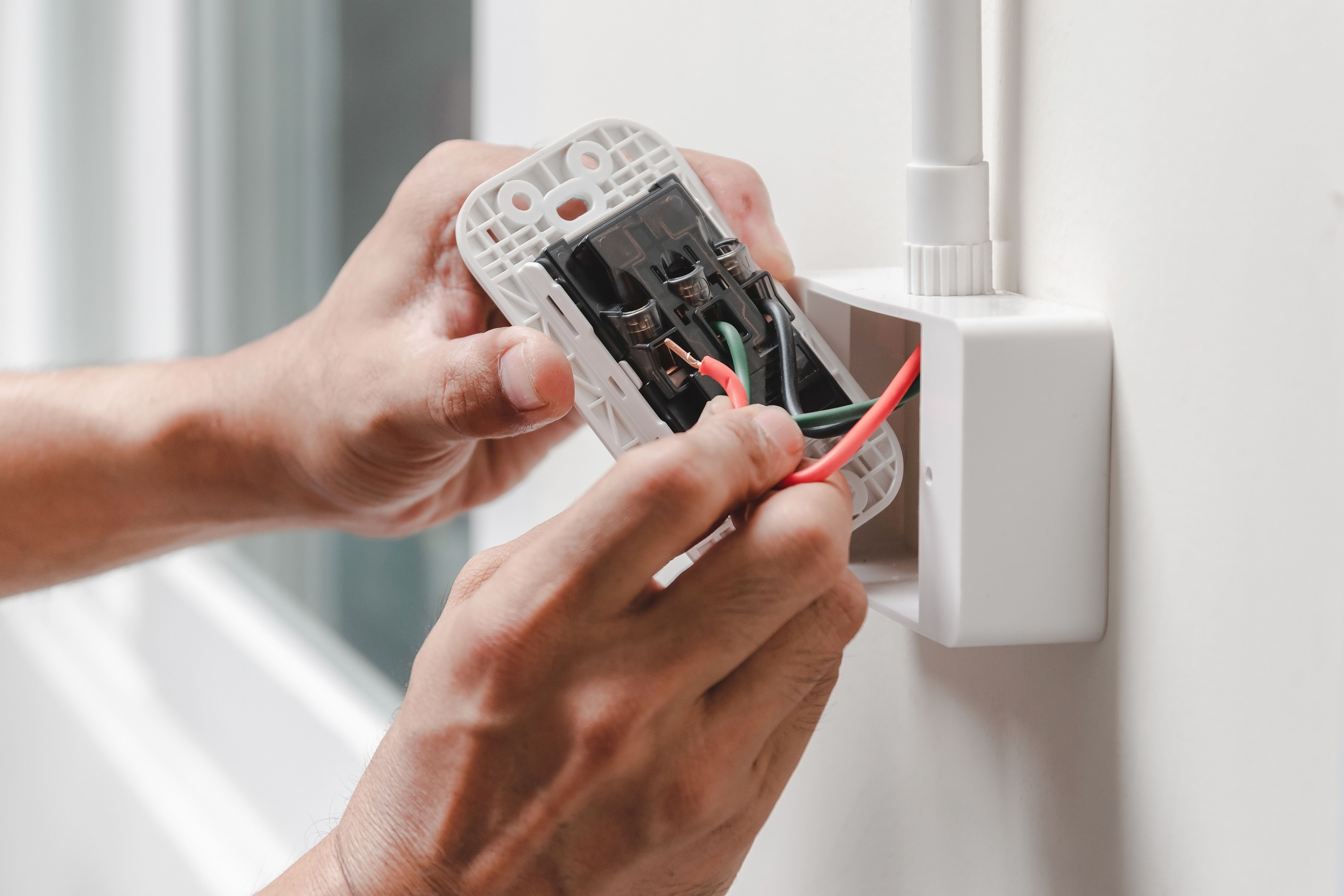 What are the proper ways to handle an electrical emergency? - HomeAlliance