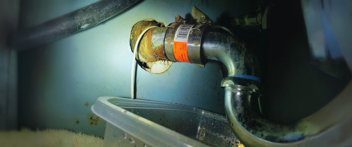 5 Temporary Fixes for a Pipe Leak: How to Stop the Drip Until Help ...