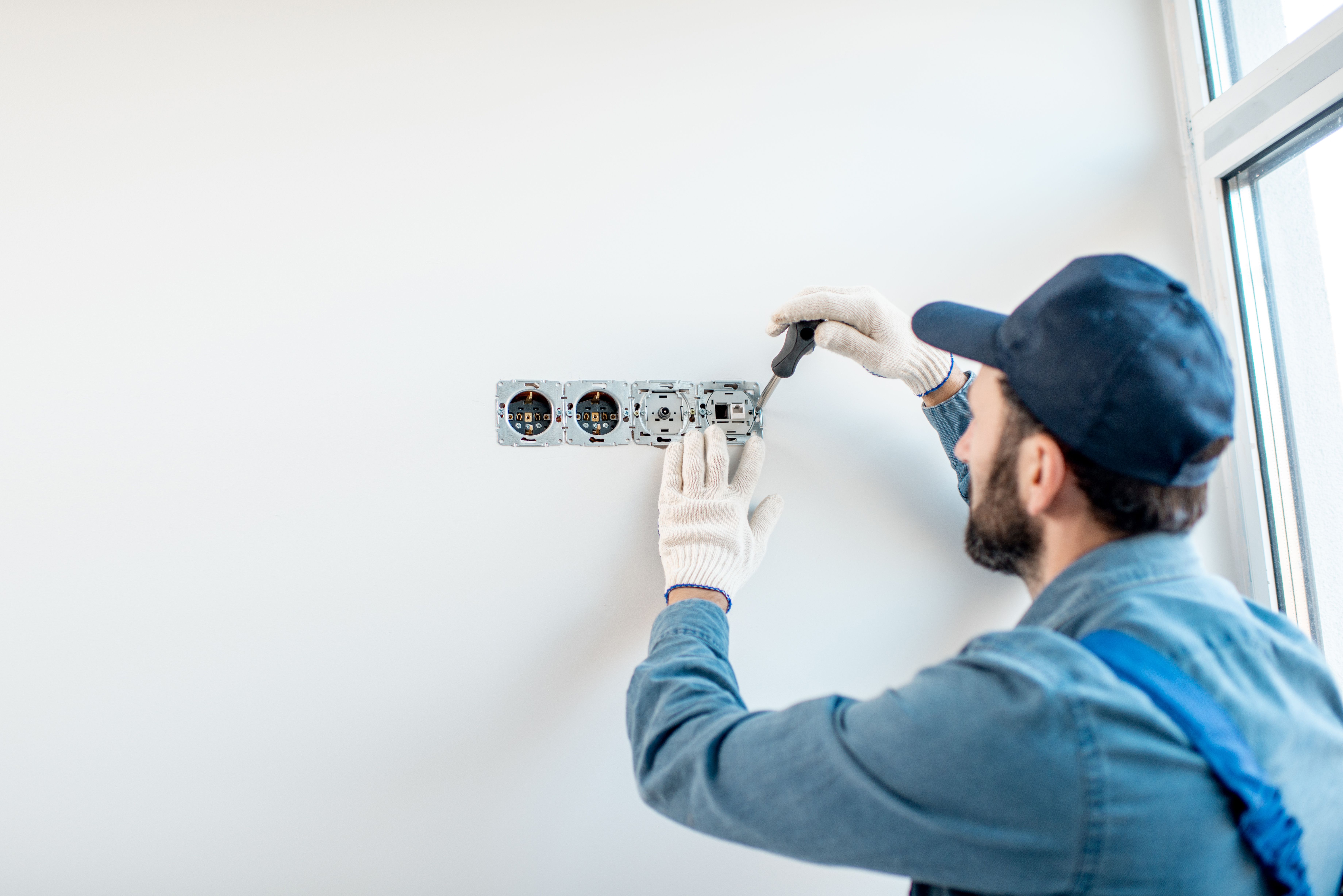 How To Choose A Qualified Electrician? - HomeAlliance