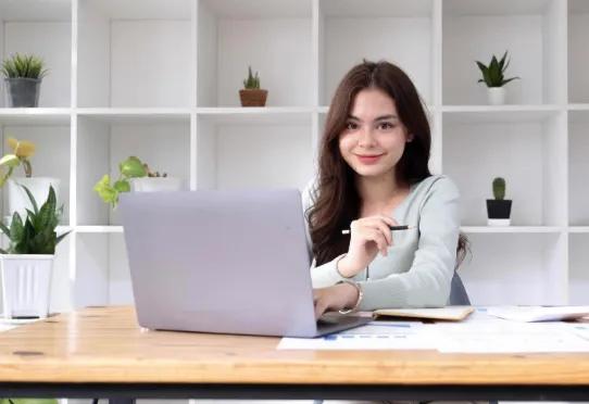 Top 10 most common interview questions and answers [2023]