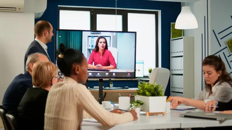 5 most common online interview questions and answers [2023]