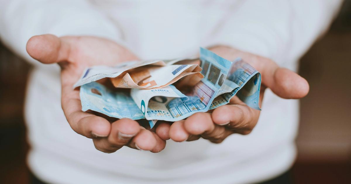Money in Greece: Essential Currency Guide for Travelers | Unique Greek ...