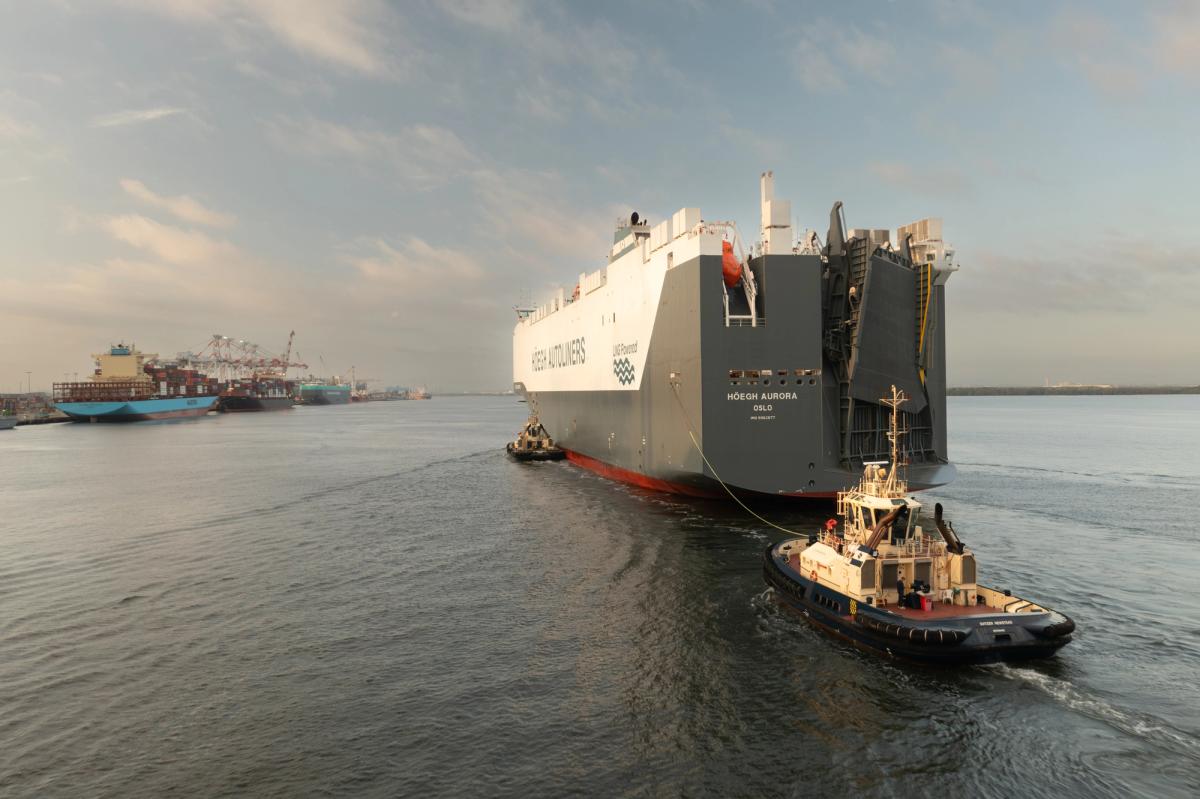 Höegh Autoliners & Svitzer set new standard for sustainable shipping in ...