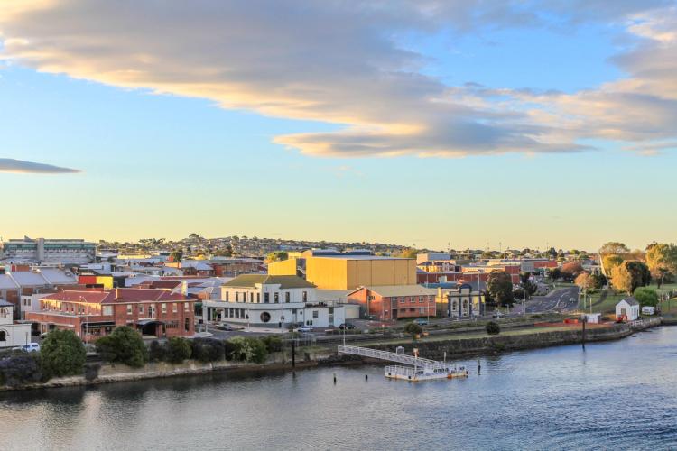 Devonport Holiday Packages | Qantas Holidays