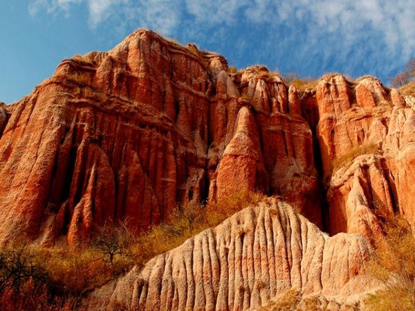 "Discover the Stunning Red Cliff in Alba, Transylvania"