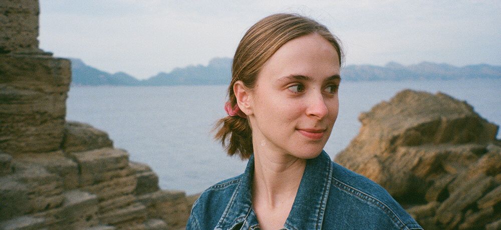 Lucía Aleñar Iglesias estrenará su debut, 'Forastera', en la sección ...