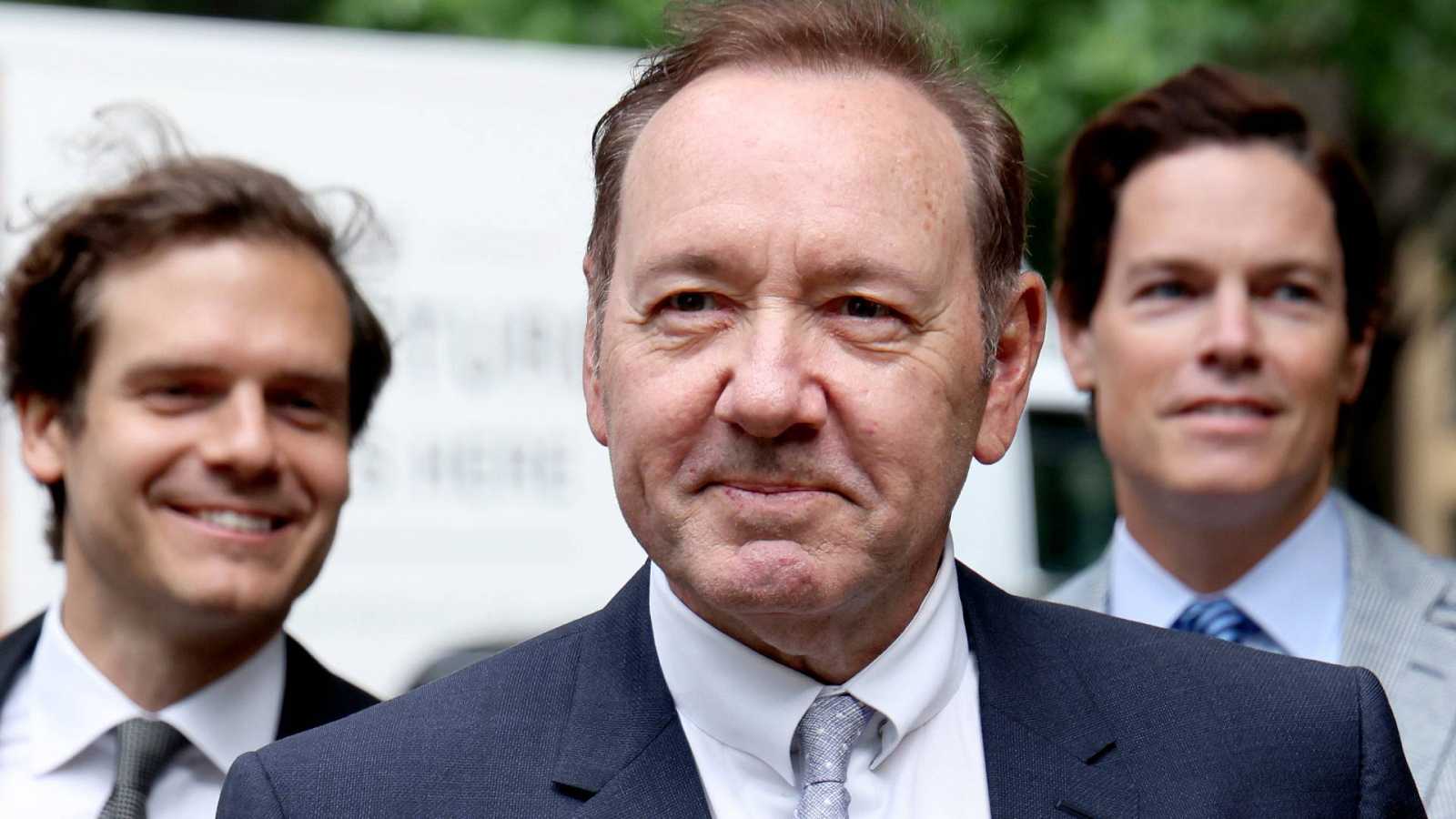 'Control', la primera película con Kevin Spacey tras su proceso ...