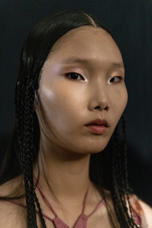 Backstage at KNWLS SS23 with Oda Eide / NOVEMBRE GLOBAL