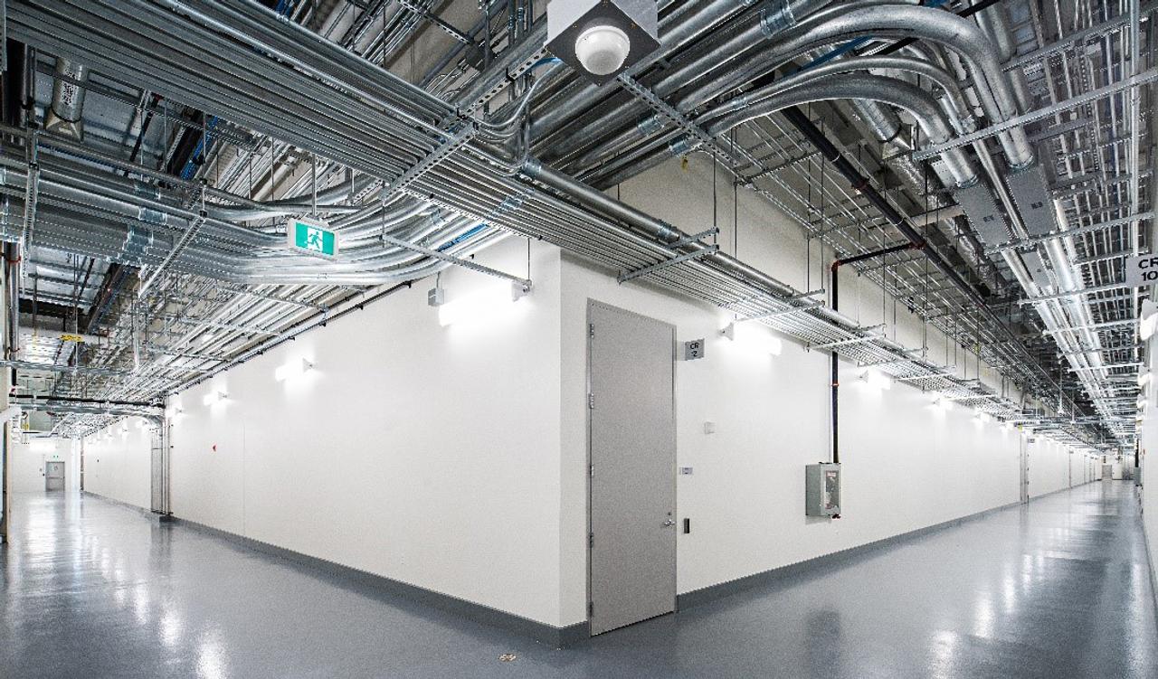 EllisDon - Digital Realty TOR1 Data Center - Phase 1