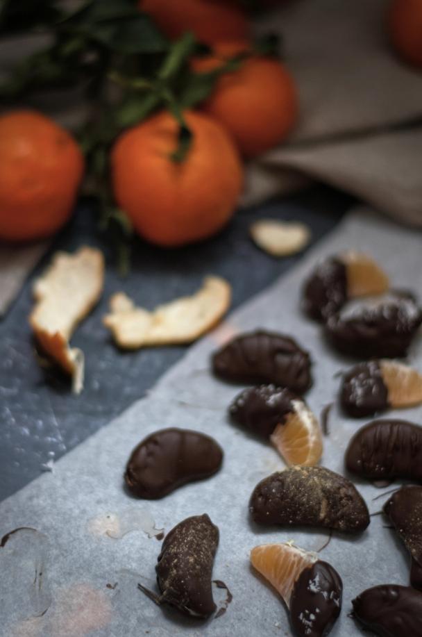 This Autumn Treat: Chocolate Dipped Clementine Segments | The Offbeat ...