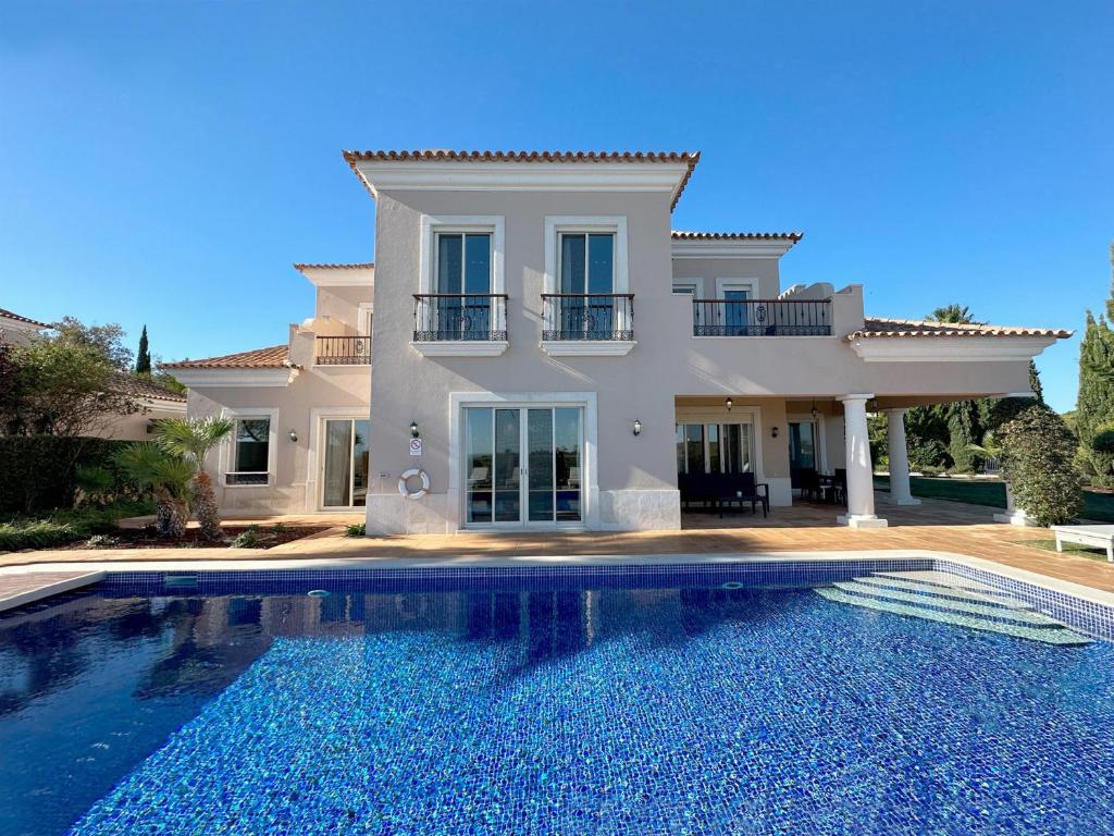 Large Villas in Portugal | Villa Holidays