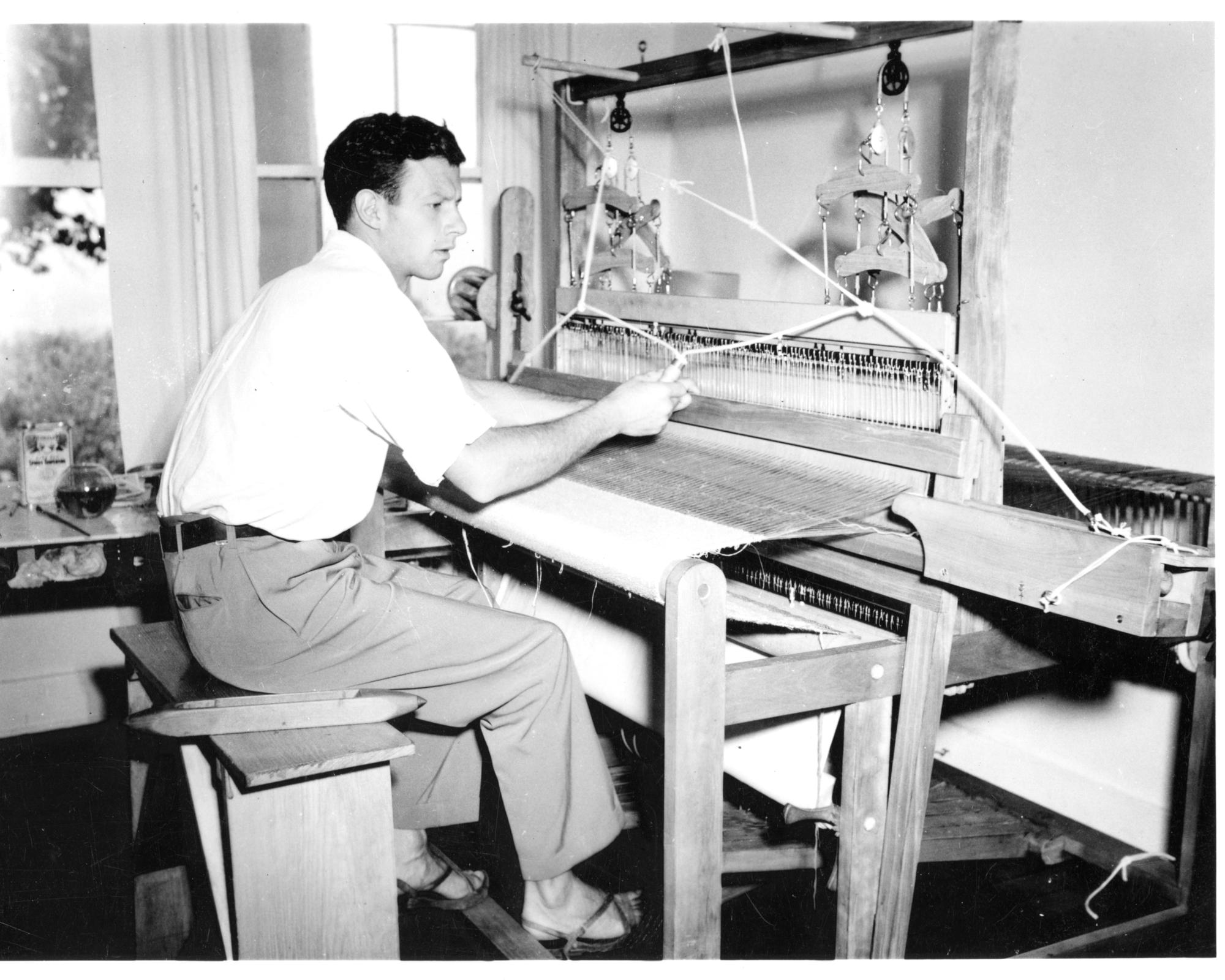 interwoven-histories-weaving-students-at-black-mountain-college