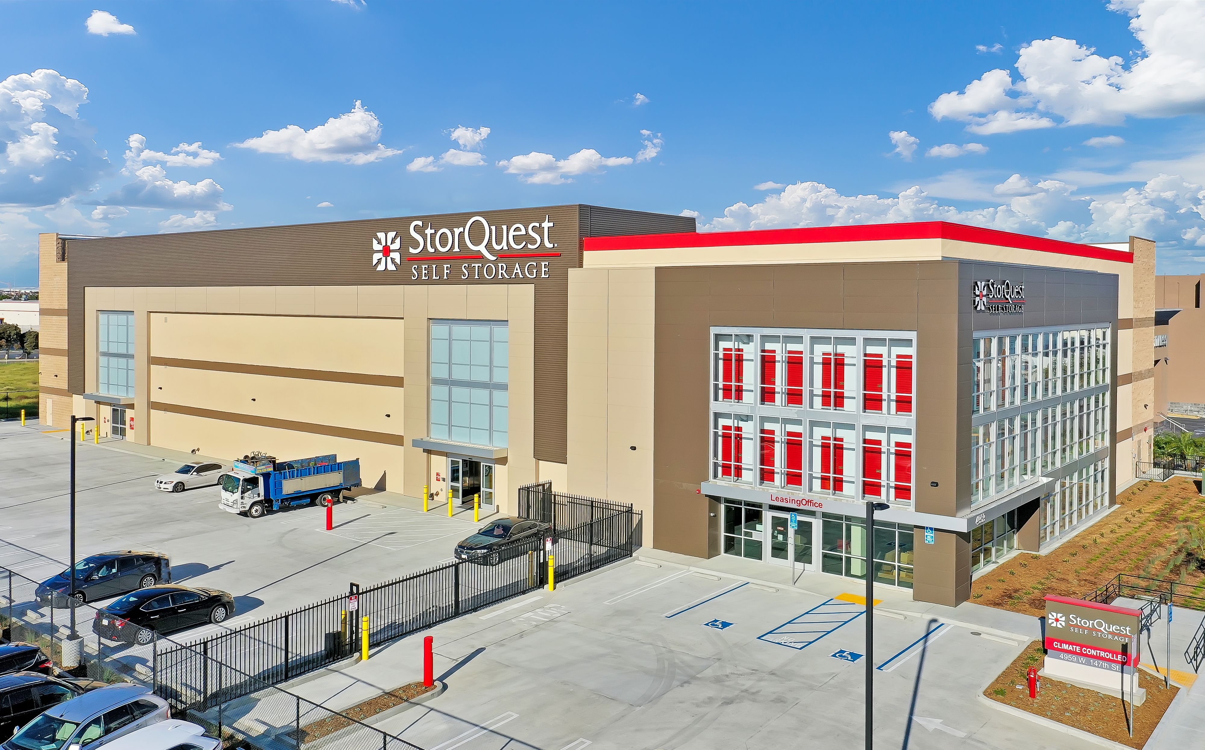 Self Storage Units in Hawthorne, CA at 4959 W 147th St | StorQuest