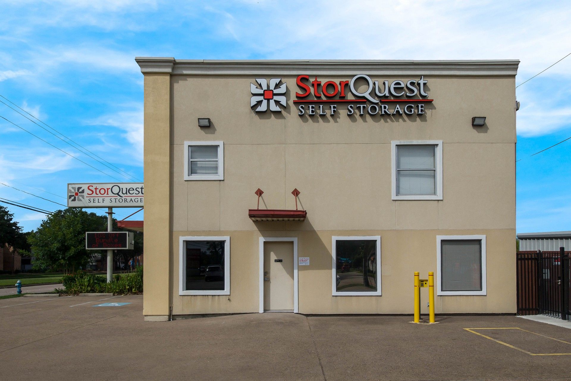Self Storage Units in Friendswood, TX at 2300 W Bay Area Blvd | StorQuest