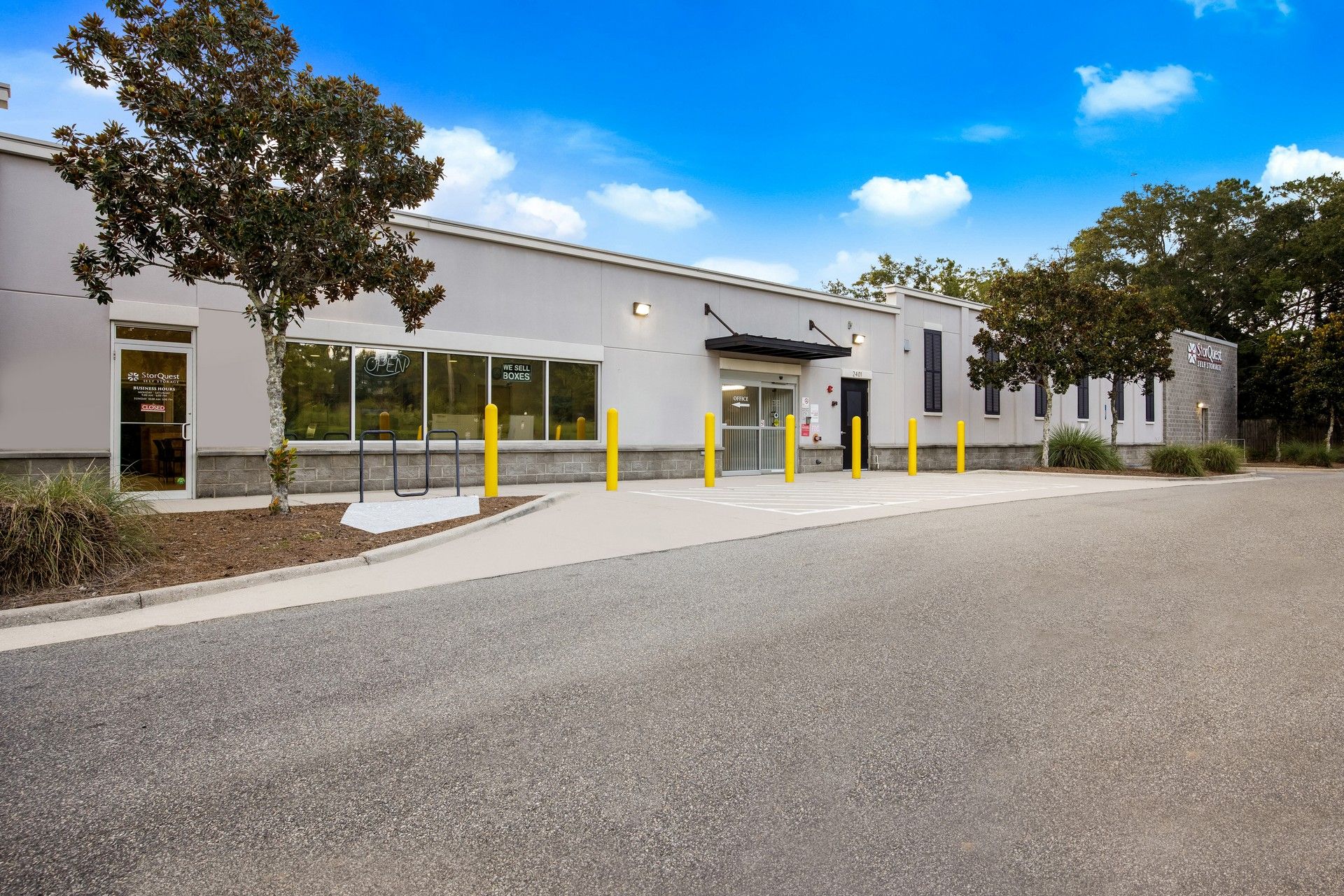 Self Storage Units in Tallahassee, FL at 2401 Barcelona Lane | StorQuest