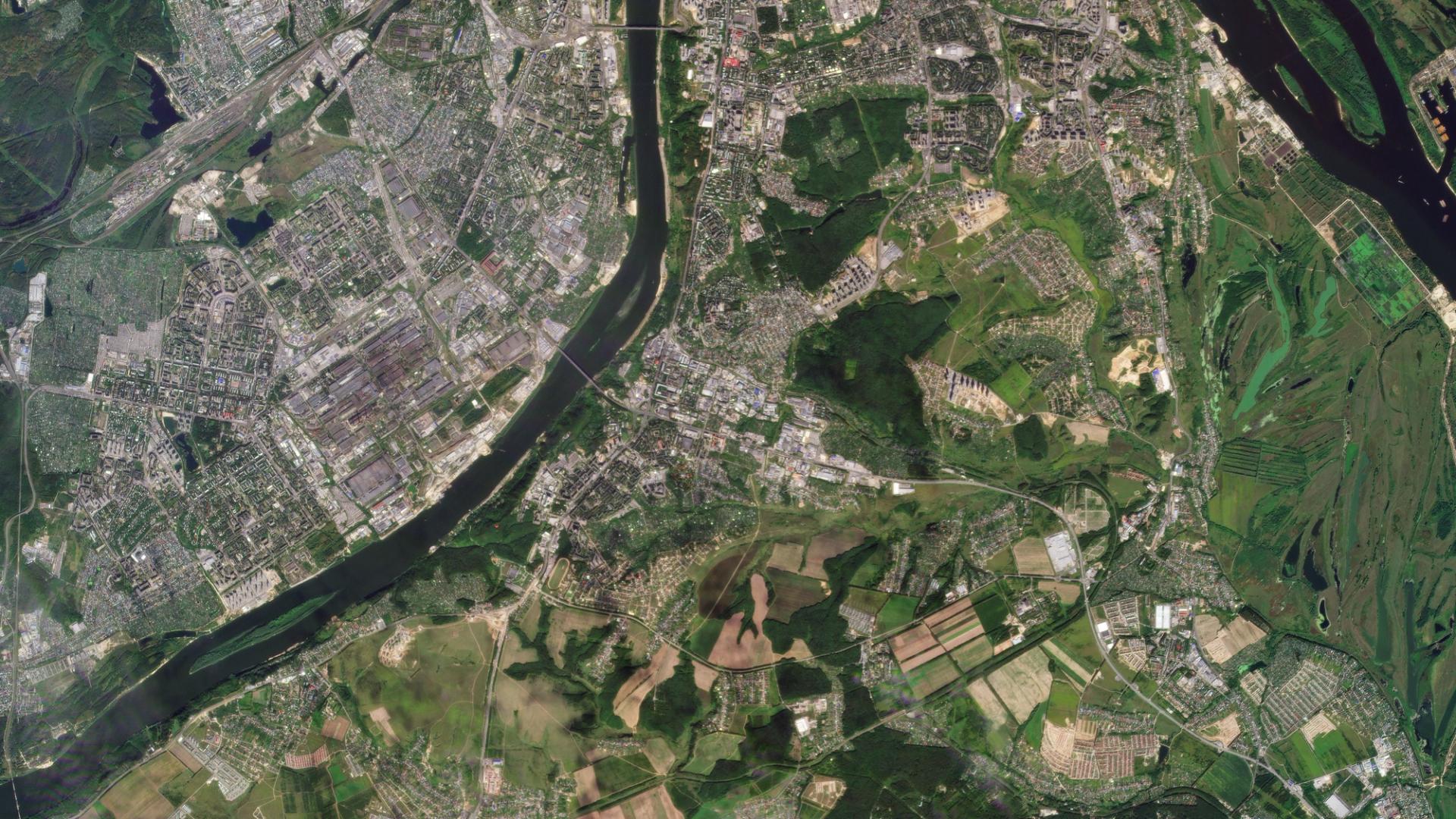 Flock 4v’s Captivating First Light Imagery