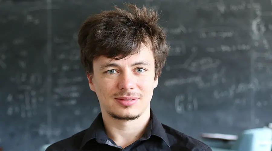 Theoretical Physicist Awarded Valley Prize for Work on Quantum Gravity ...