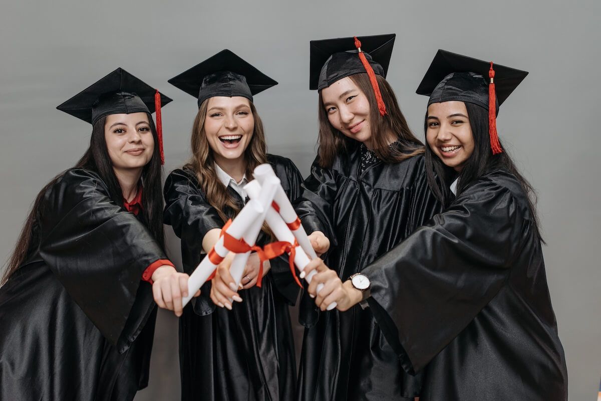 How Many People Get Scholarships? Percentage, Displacement Insights ...
