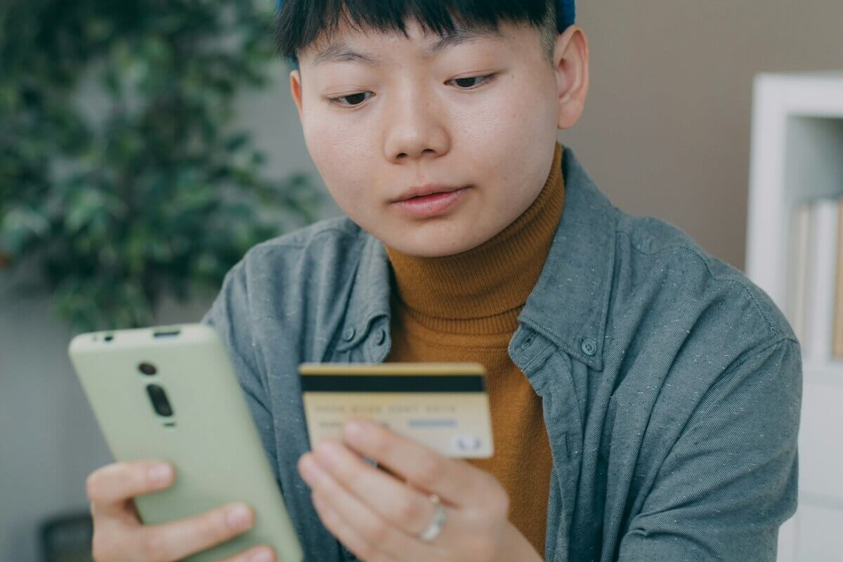 Can You Overdraft a Credit Card? Here's What Happens When You Exceed ...