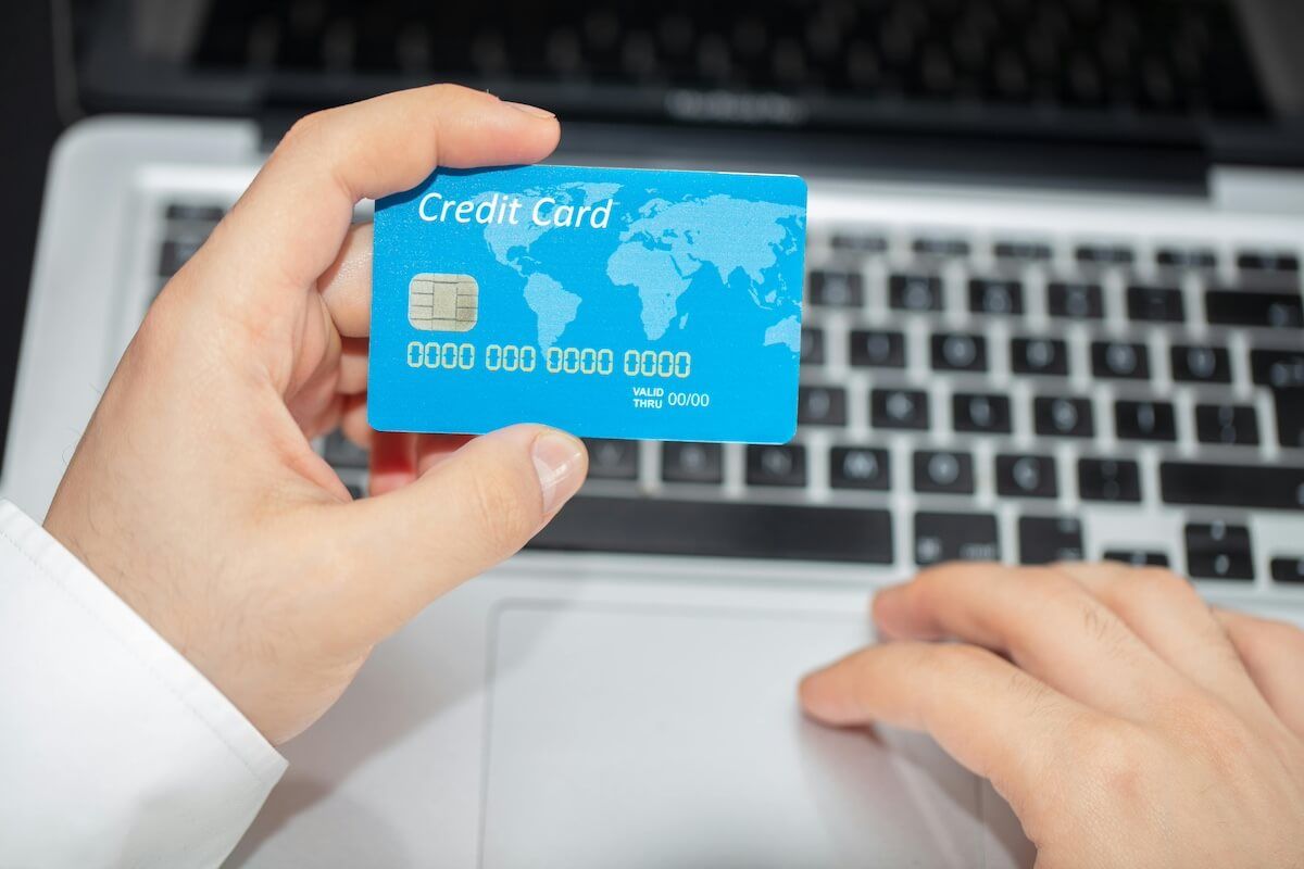 How Do Credit Cards Work? A Beginner's Guide to Smart Usage